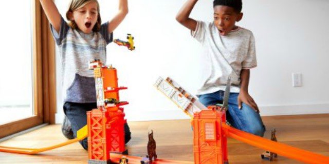 Hot Wheels Track Builder Stunt Bridge Kit Just $28.43 Shipped! Reg $105 ...